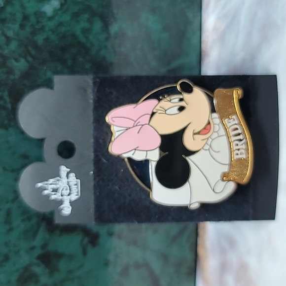 Disney | Jewelry | Nwt Disney Minnie Bride Pin | Poshmark